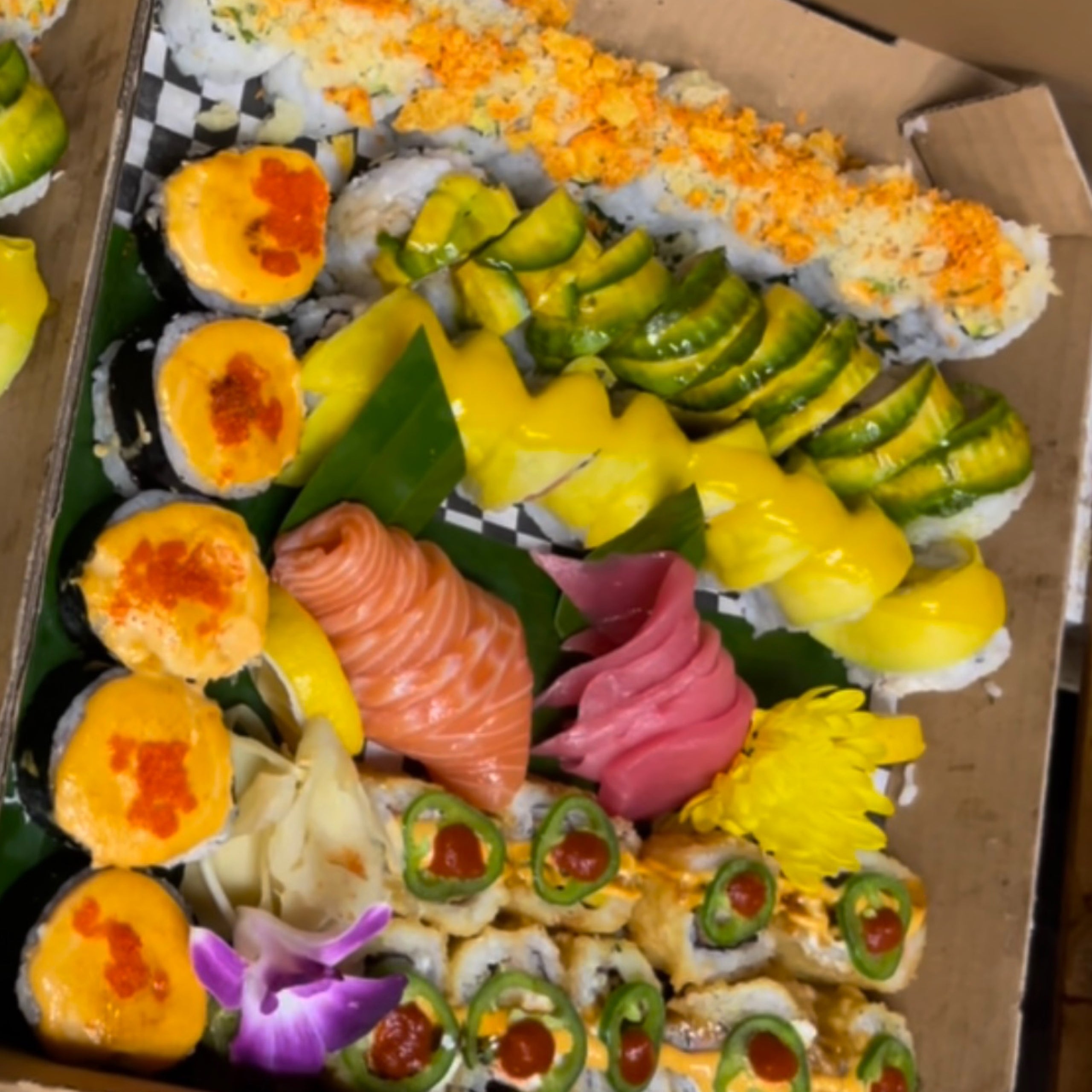 Deluxe Rainbow Box - Preselected | Ichiban Sando